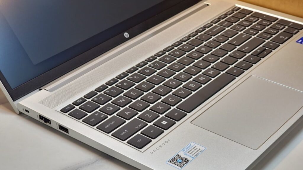 HP PROBOOK 450 G10 i5 1340P 8GB 512GB 15.6" (873J6PA)